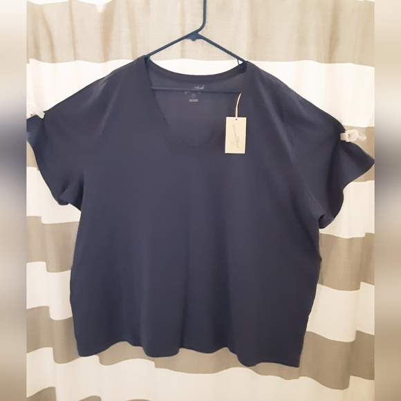 Universal Thread | Tops | Universal Threads Blue Tshirt | Poshmark
